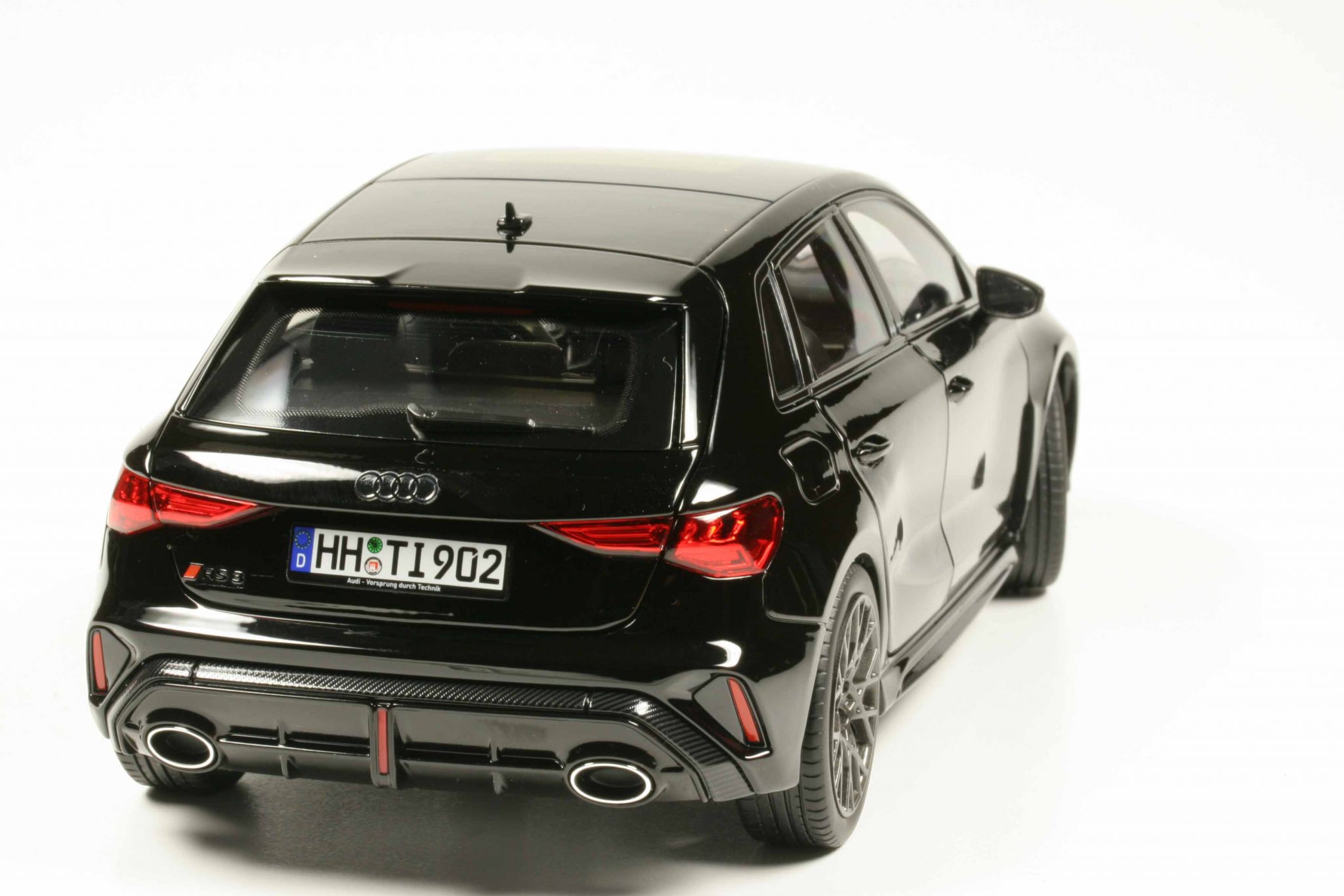 News 1:18 Norev Audi RS3 (8YA) 2025 – caramini-online.de